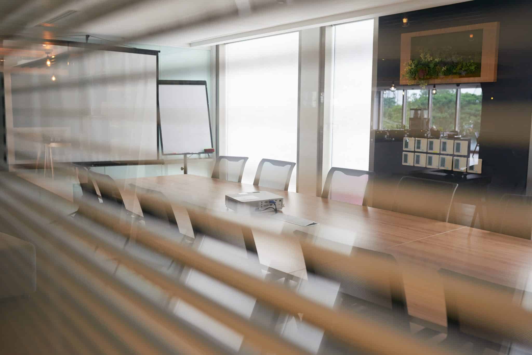 5 Meeting Room Management Challenges & How To Fix Them